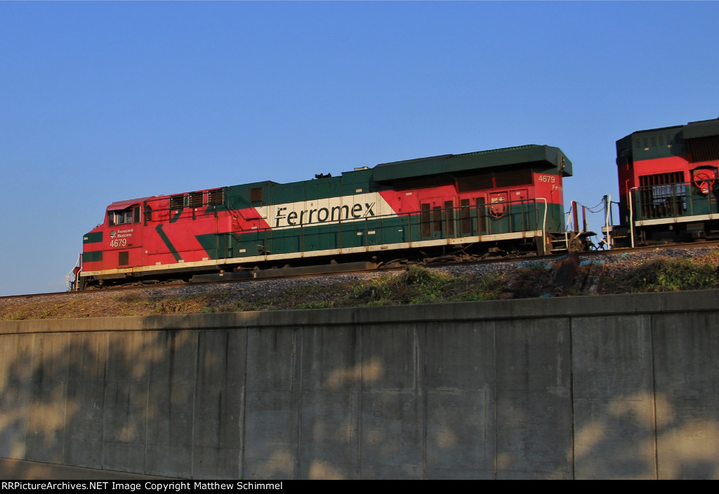 FXE 4679 - Roster Shot